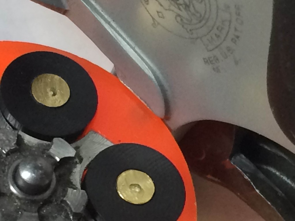 Cylinder retaining ridge – Leo Combat